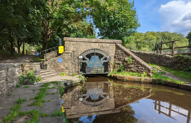 18 fun things to do in Saddleworth, a beautiful area near Manchester - Helen on her Holidays